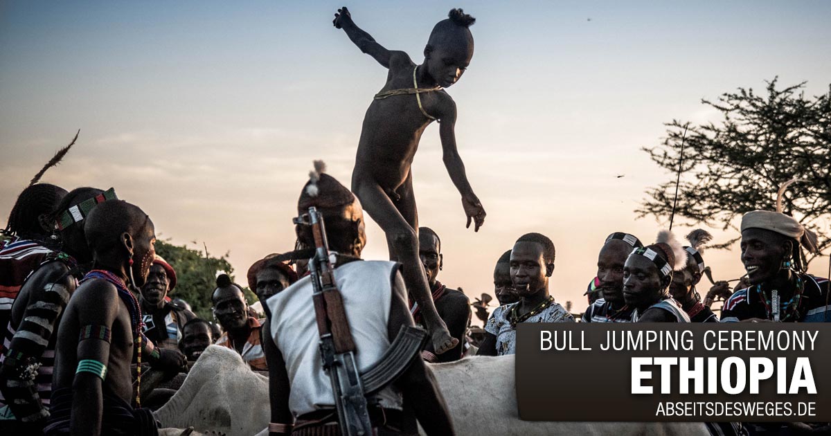 Bull Jumping Ceremony - Abseits des Weges